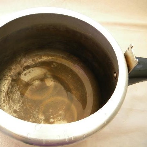 Como limpar alumínio de forma prática? Descubra agora!